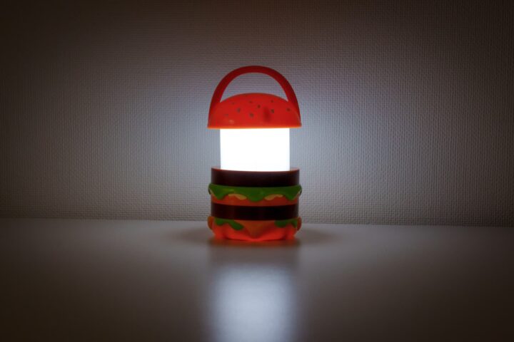 マクドナルド福袋2025の全アイテムを紹介！お得な特典と限定グッズをレビュー – enucla